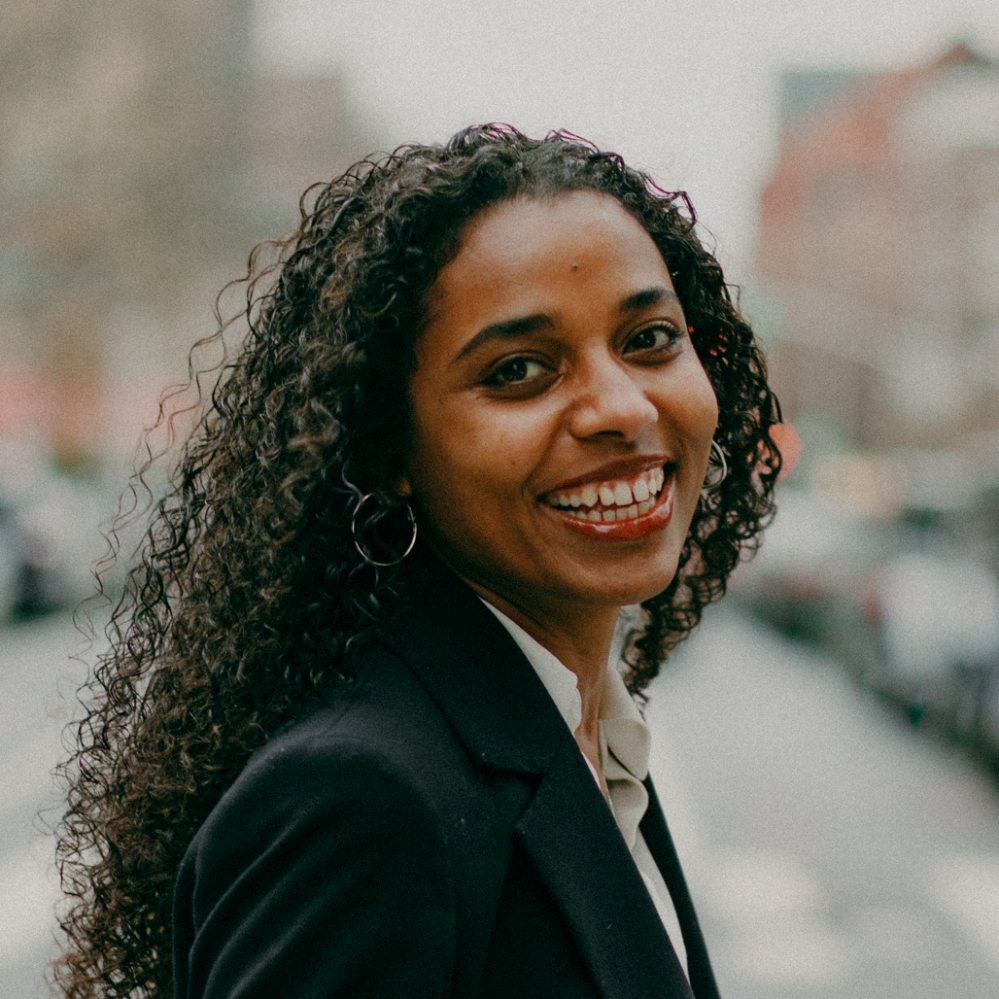 Emma Vadehra – Next100